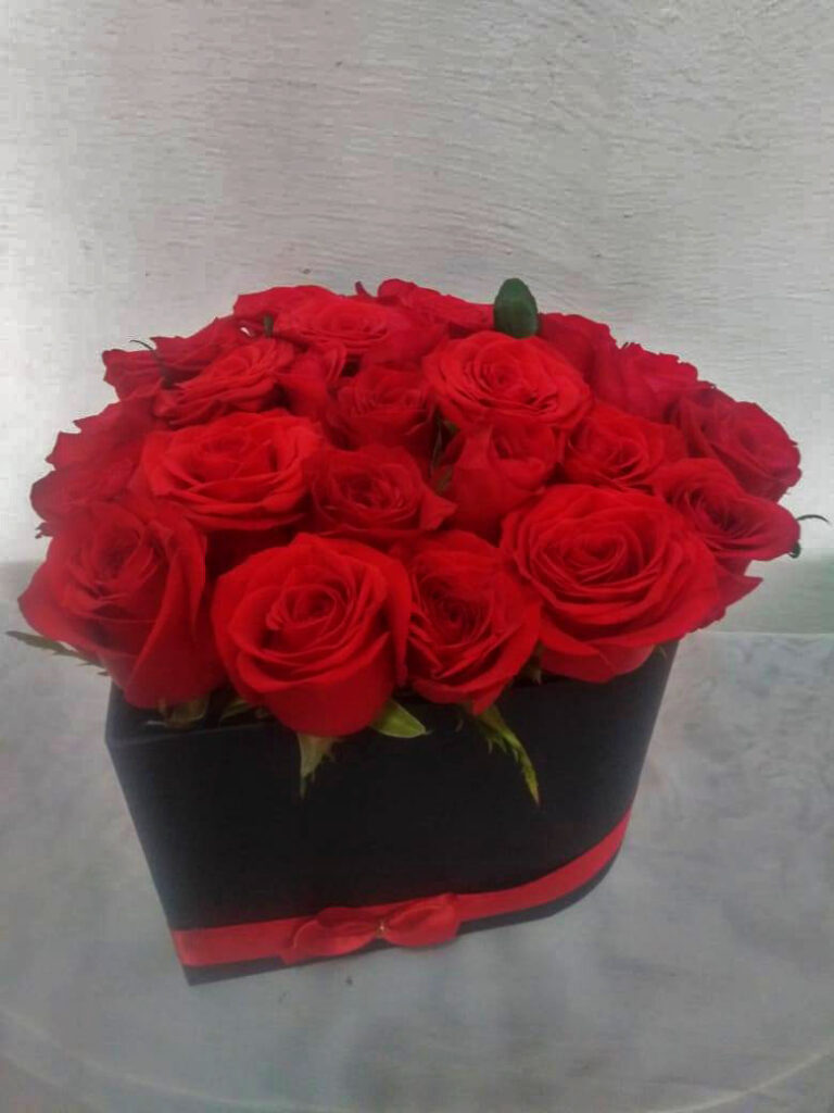 CAJA DE ROSAS » Floramar | expresa tus sentimientos con flores
